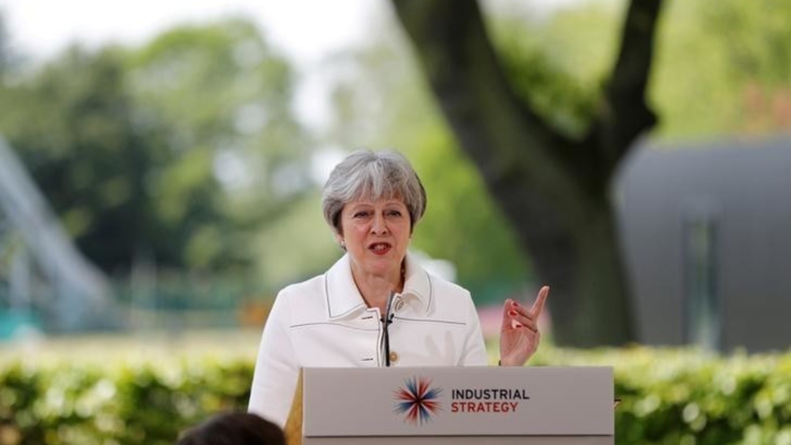 Elizabeth Piper - Agenda Contributor | World Economic Forum