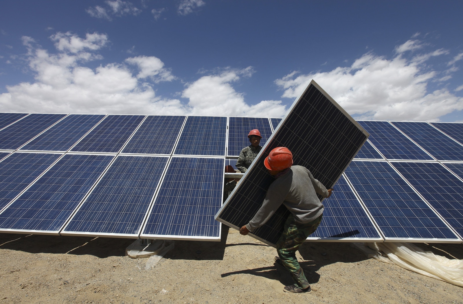 Climate change: How expensive is renewable energy? | World Economic Forum