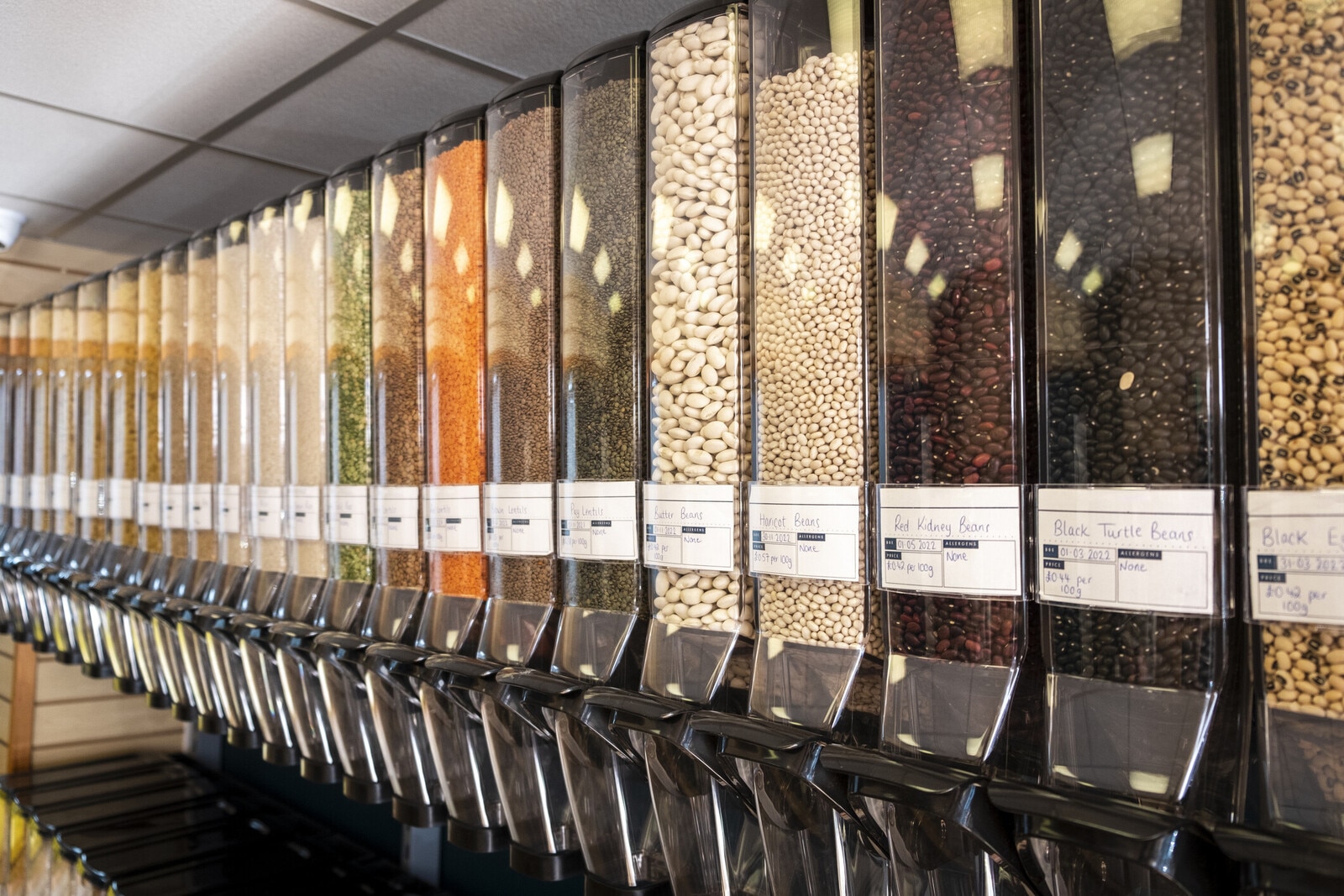 Accelerating reuse models to achieve a world free of plastic waste ...