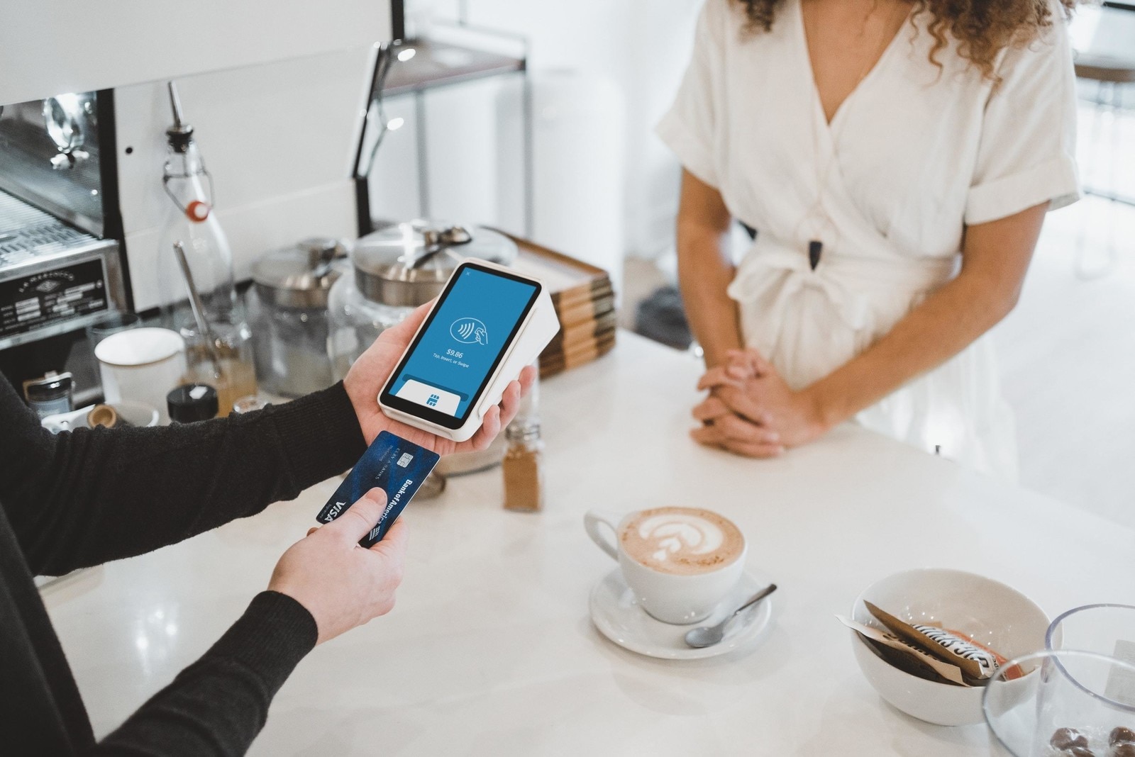 Interest rates could fuel the shift to a cashless world. Here's how ...
