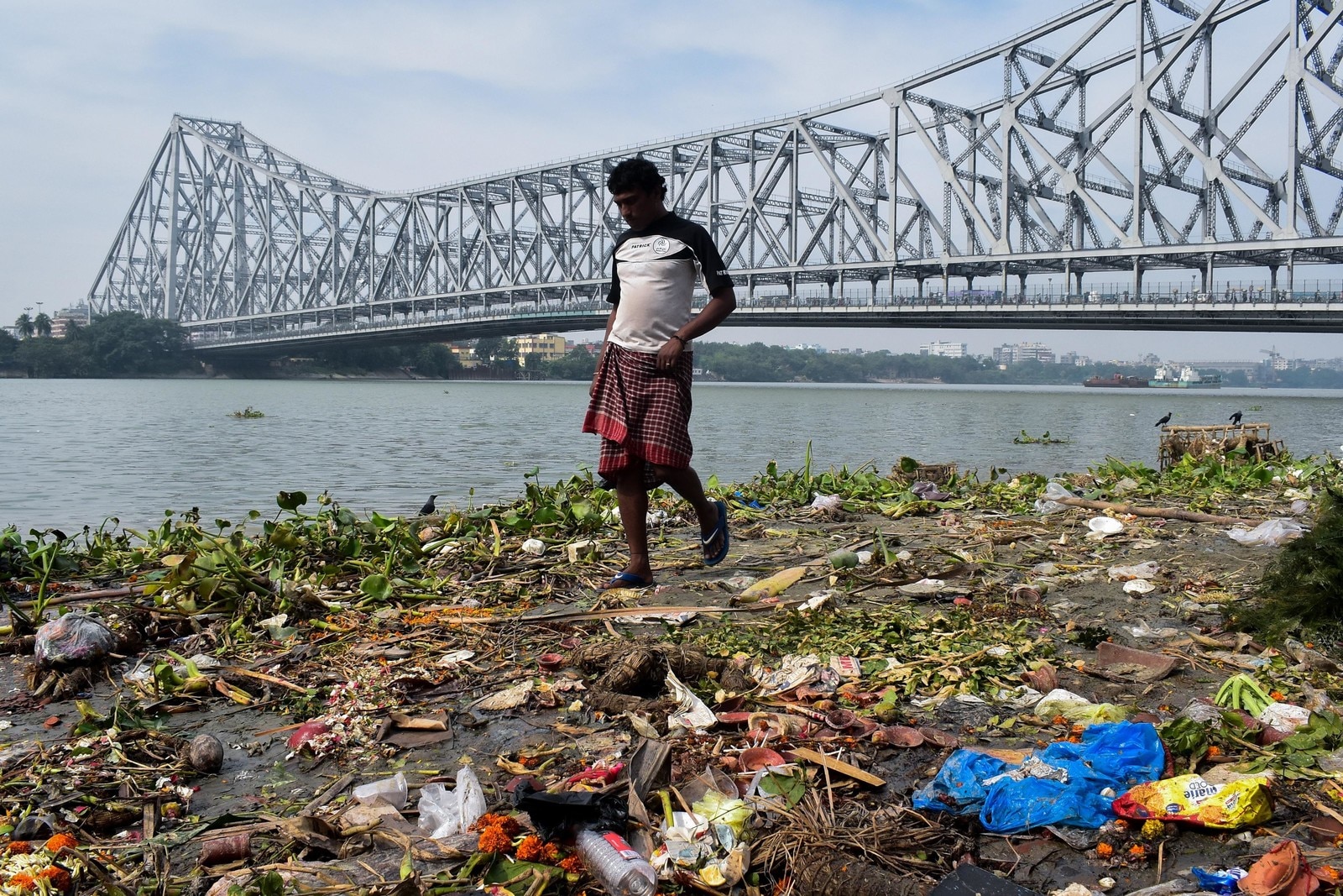 Pharmaceuticals are present in almost all the world's rivers | World ...