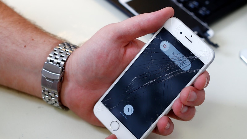 This self-healing glass means your smashed phone screen will repair ...