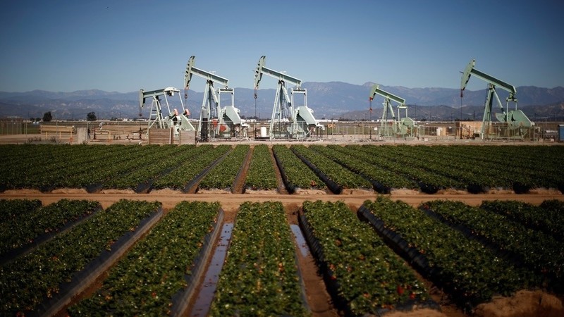 Four winners and four losers from the oil price drop | World Economic Forum