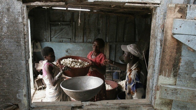 How to make cooking and heating cleaner in the developing world | World ...