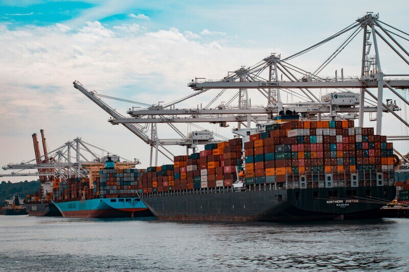 Sustainable shipping: What is a green port? | World Economic Forum