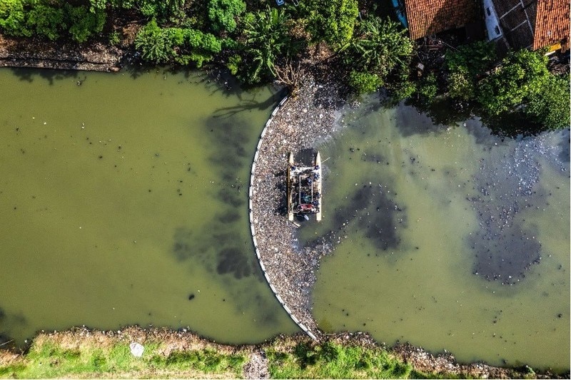 How can technology help us stop the flow of plastic from rivers | World ...