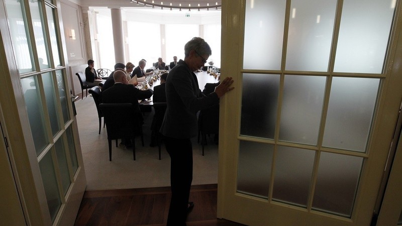 A former hostage negotiator gives his top tip for negotiating | World ...