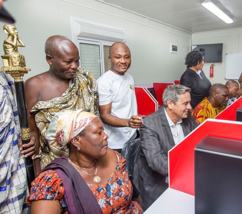 How digital communities build universal digital inclusion | World ...