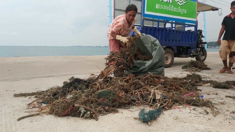 How businesses can address non-recyclable plastic pollution | World ...