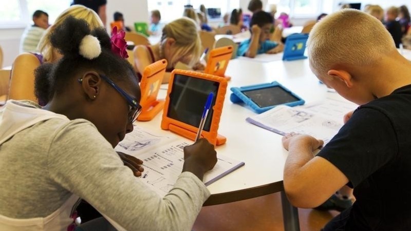 Teaching: can we blend tradition with technology? | World Economic Forum
