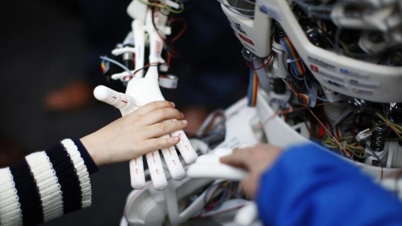 How can we stay smarter than machines? | World Economic Forum