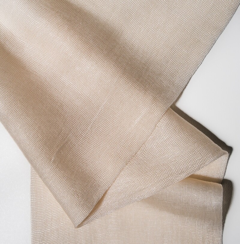 バイオ発酵で作るシルクが、繊維業界にもたらす革新とは | 世界経済フォーラム