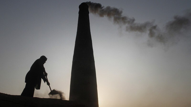 How can we speed up the shift to low-carbon energy? | World Economic Forum