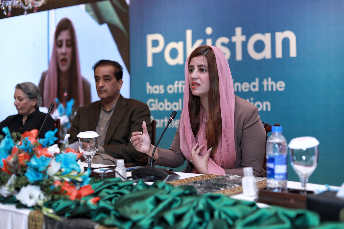 Pakistan Partners with World Economic Forum to Fight Plastic Pollution
